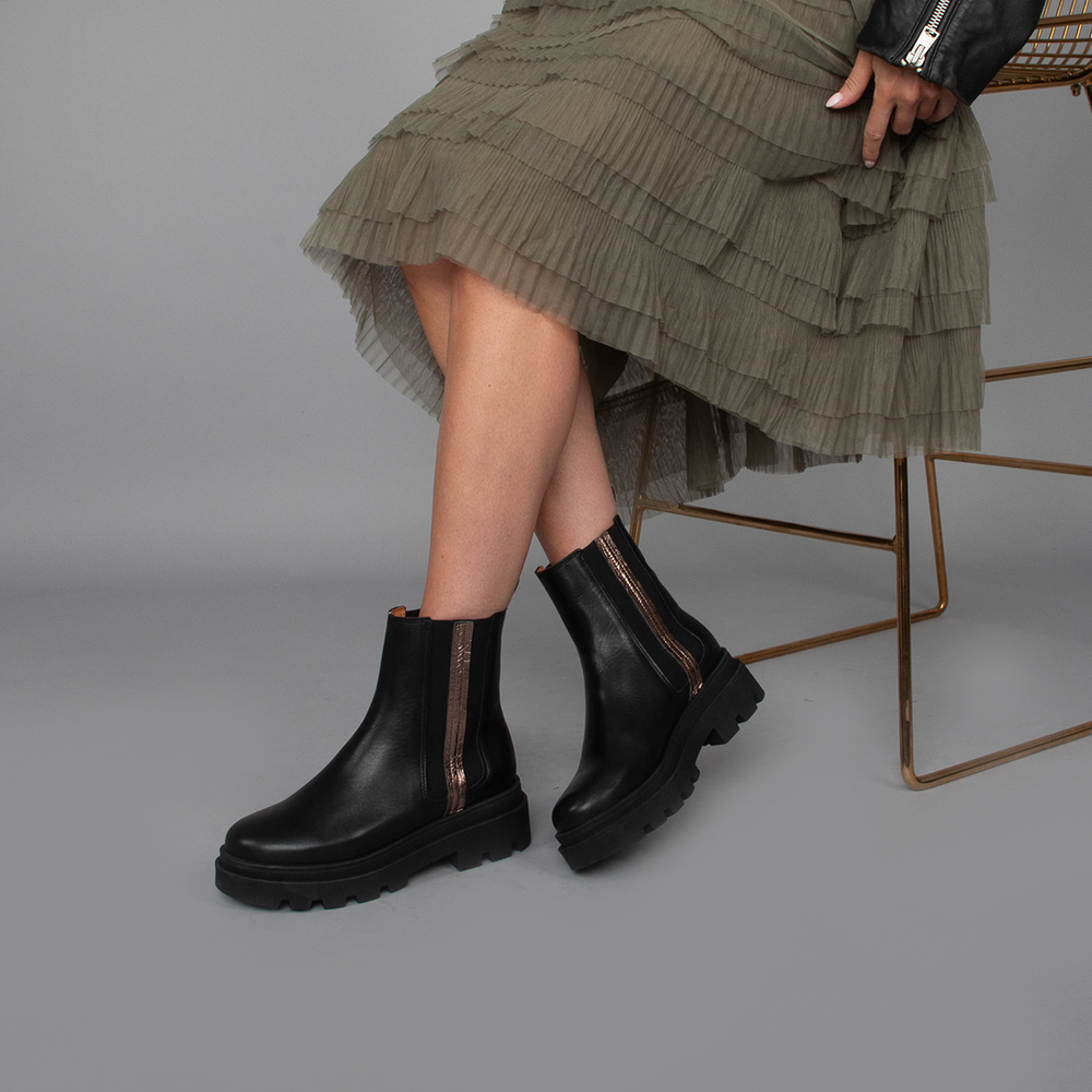 Olga Black Chunky Chealsea Boot