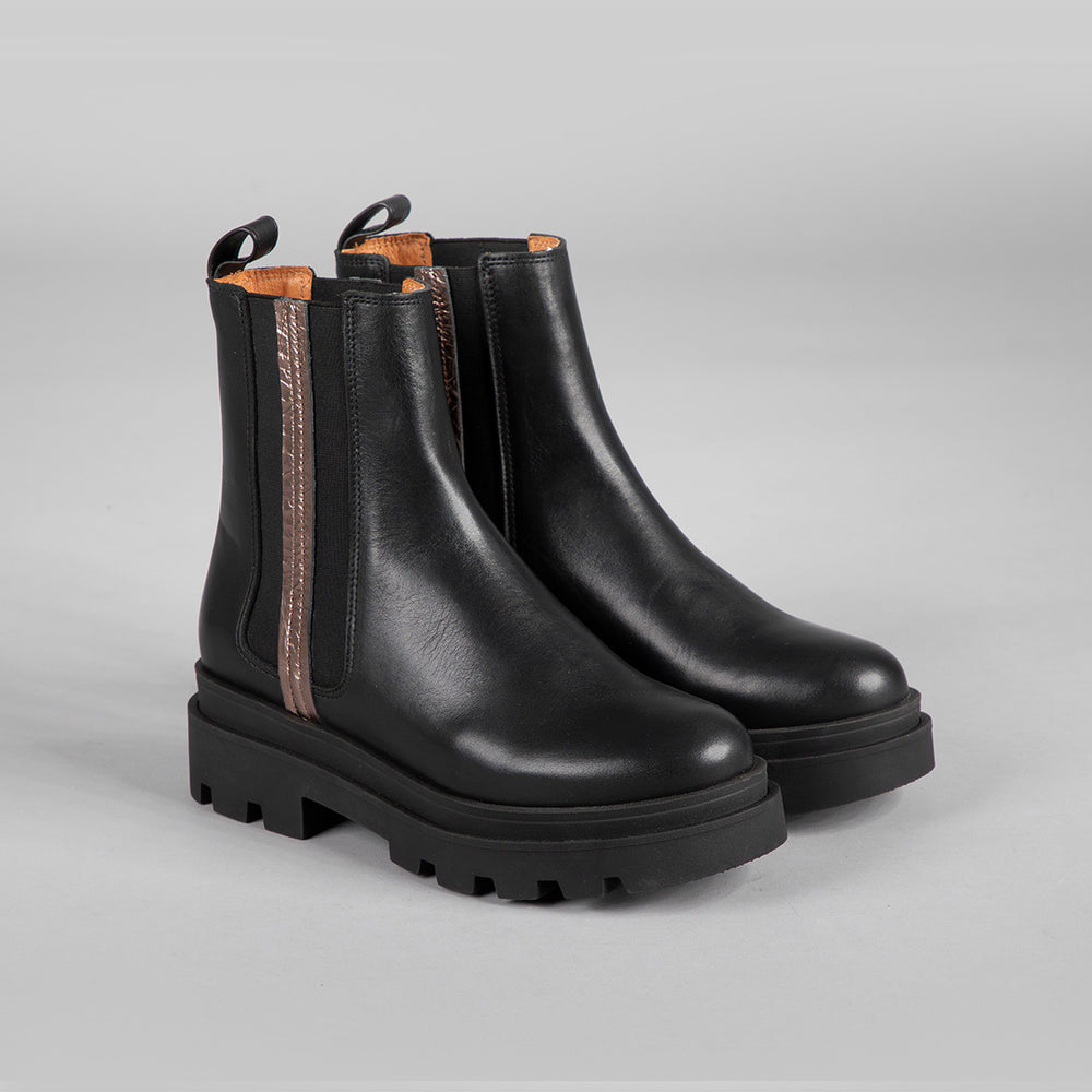 Olga Black Chunky Chealsea Boot