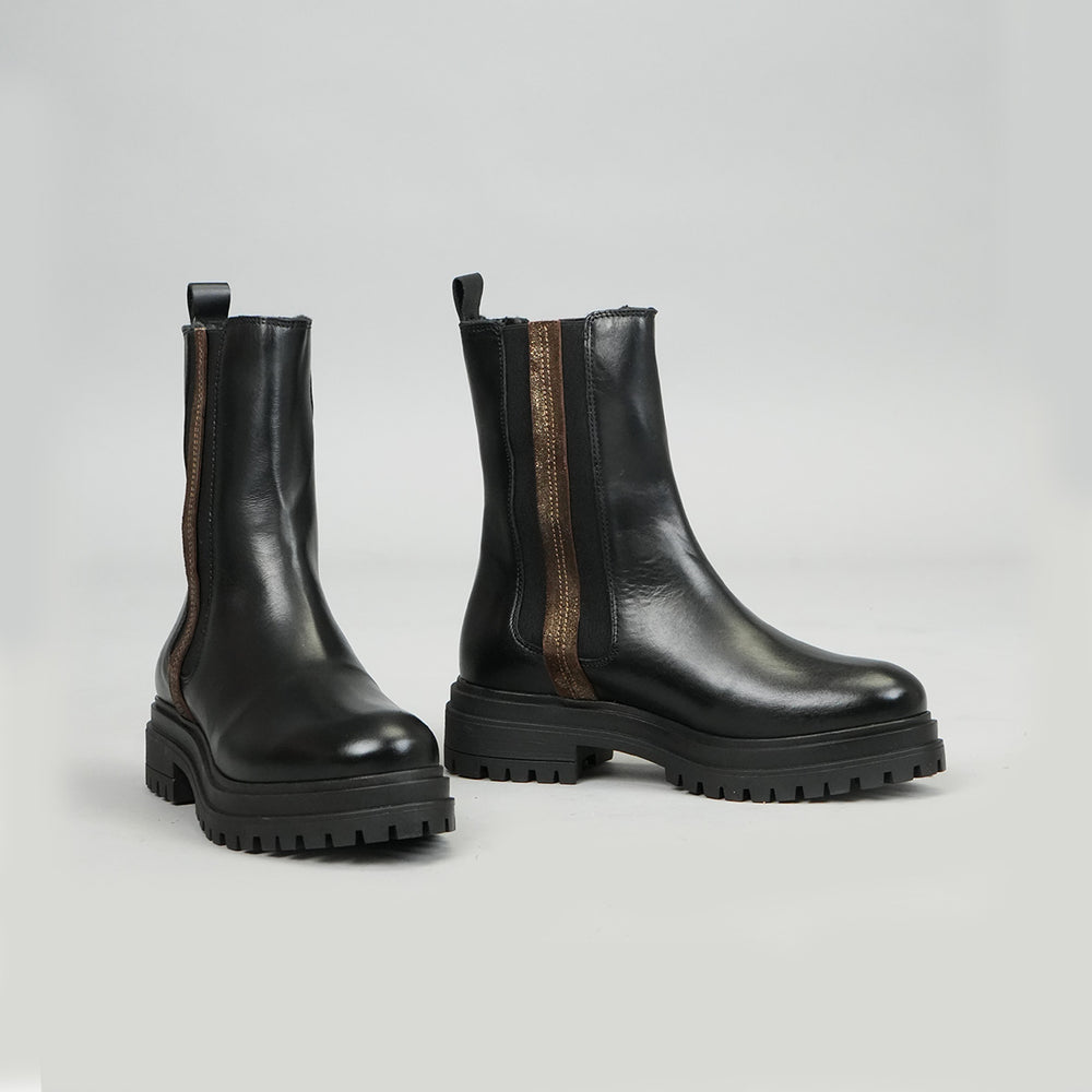 Yaline Black Chunky Leather Boot